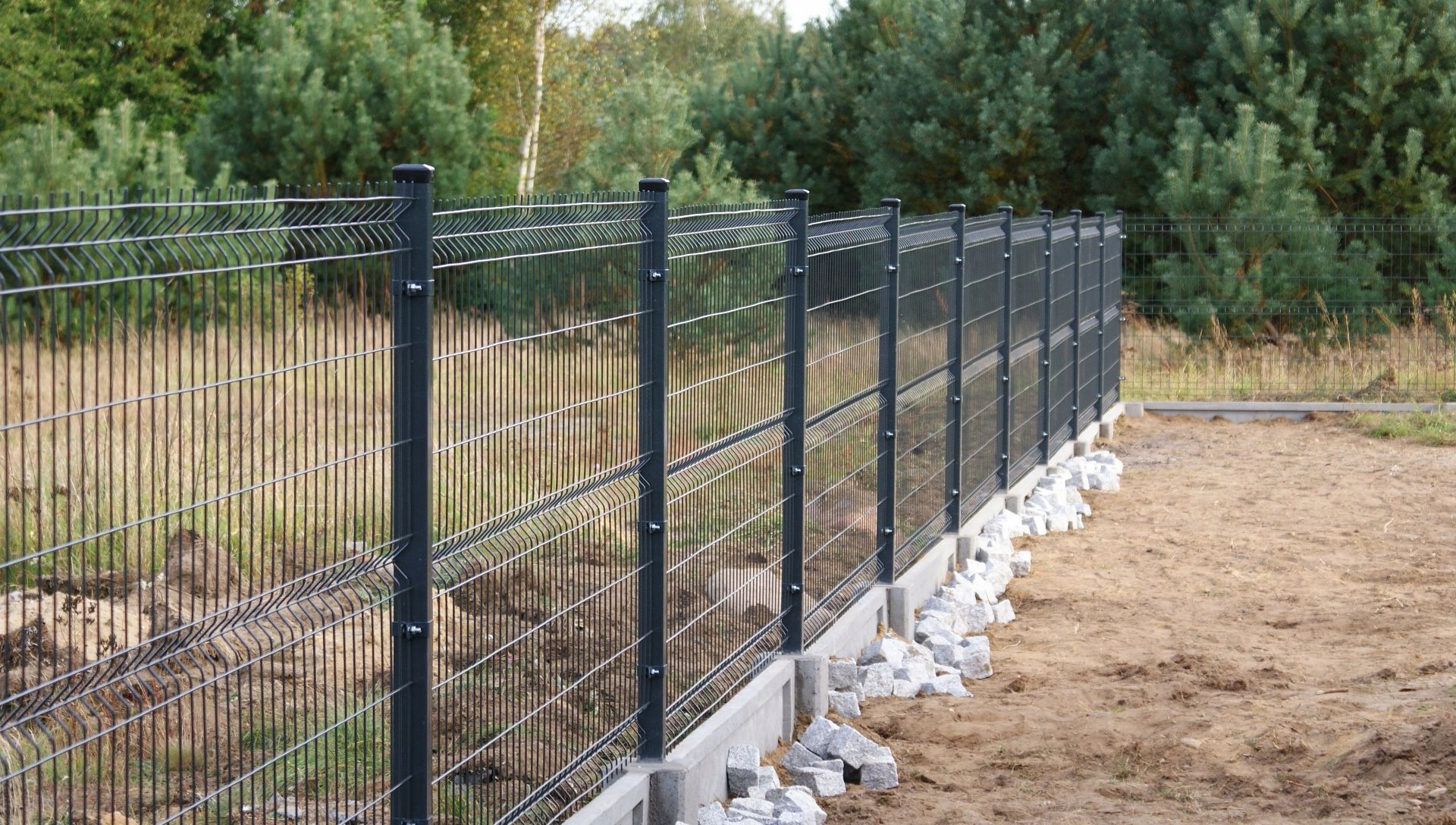 Pletivo, oplotenie - Plot panel, panelový plot, montáž