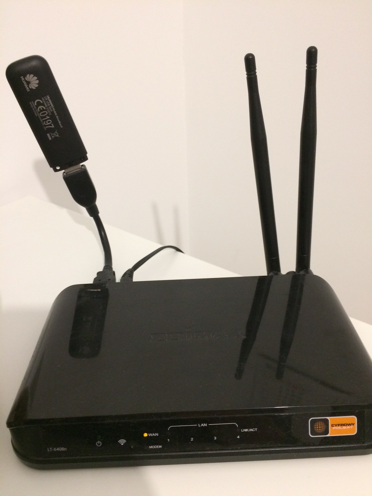 Router WiFi z modemem LTE bez sim lock - 7330631430 - oficjalne archiwum allegro