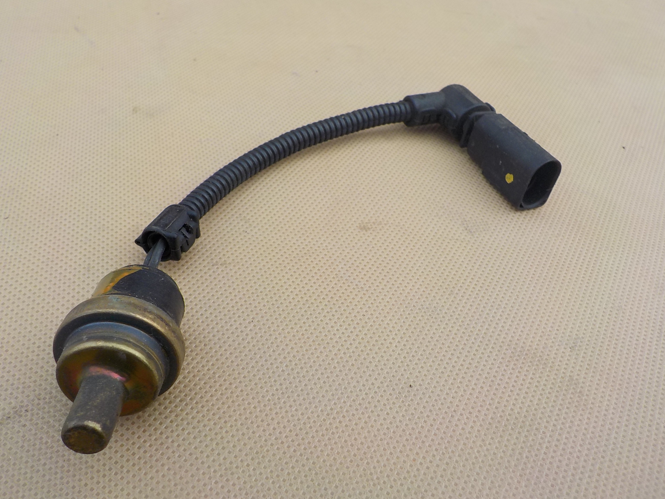 VW T5 2.5 TDI CZUJNIK TEMPERATURY 070919501A - 6600798001 - oficjalne ...