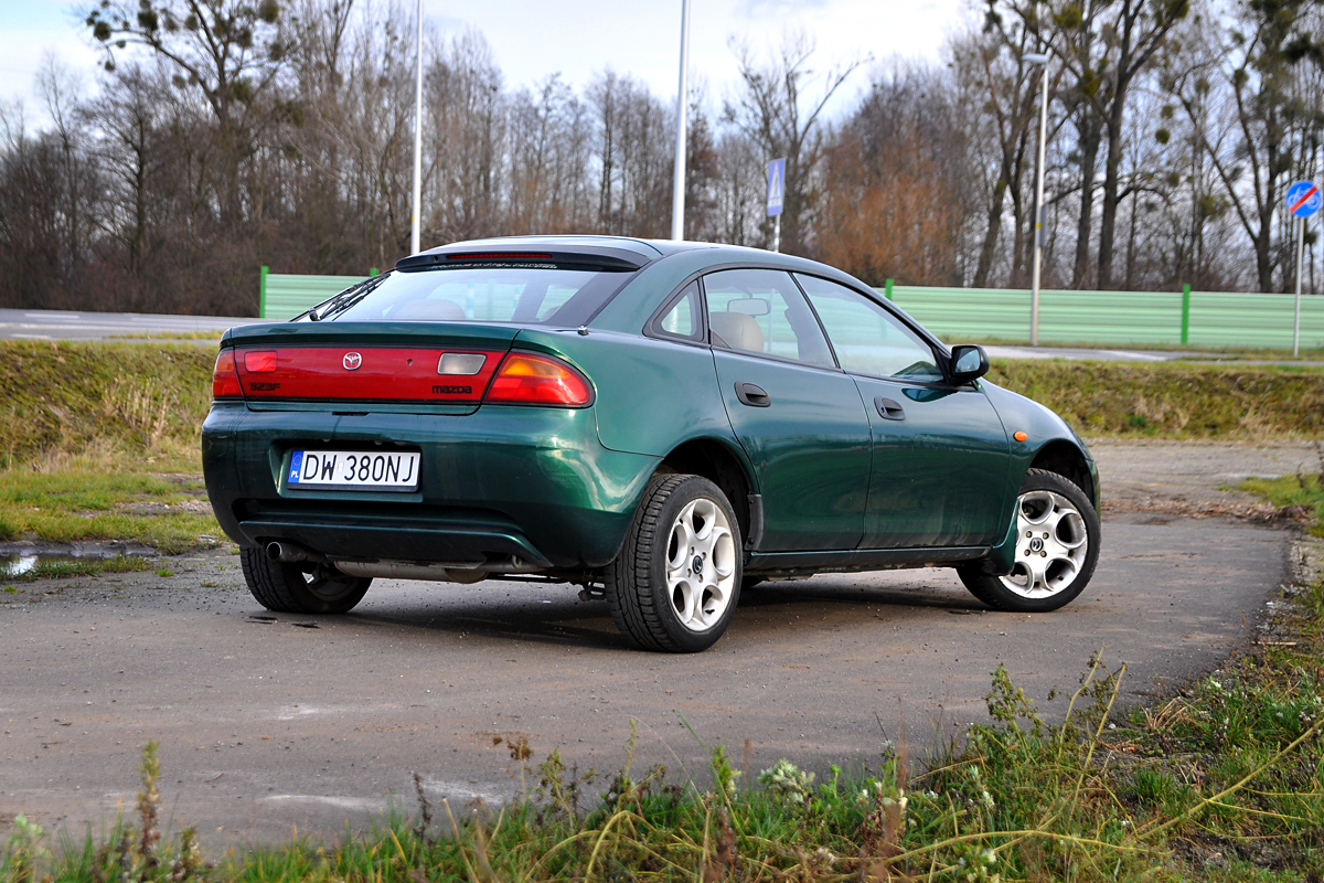 Mazda 323F Limited Edition - 7109768701 - oficjalne archiwum allegro