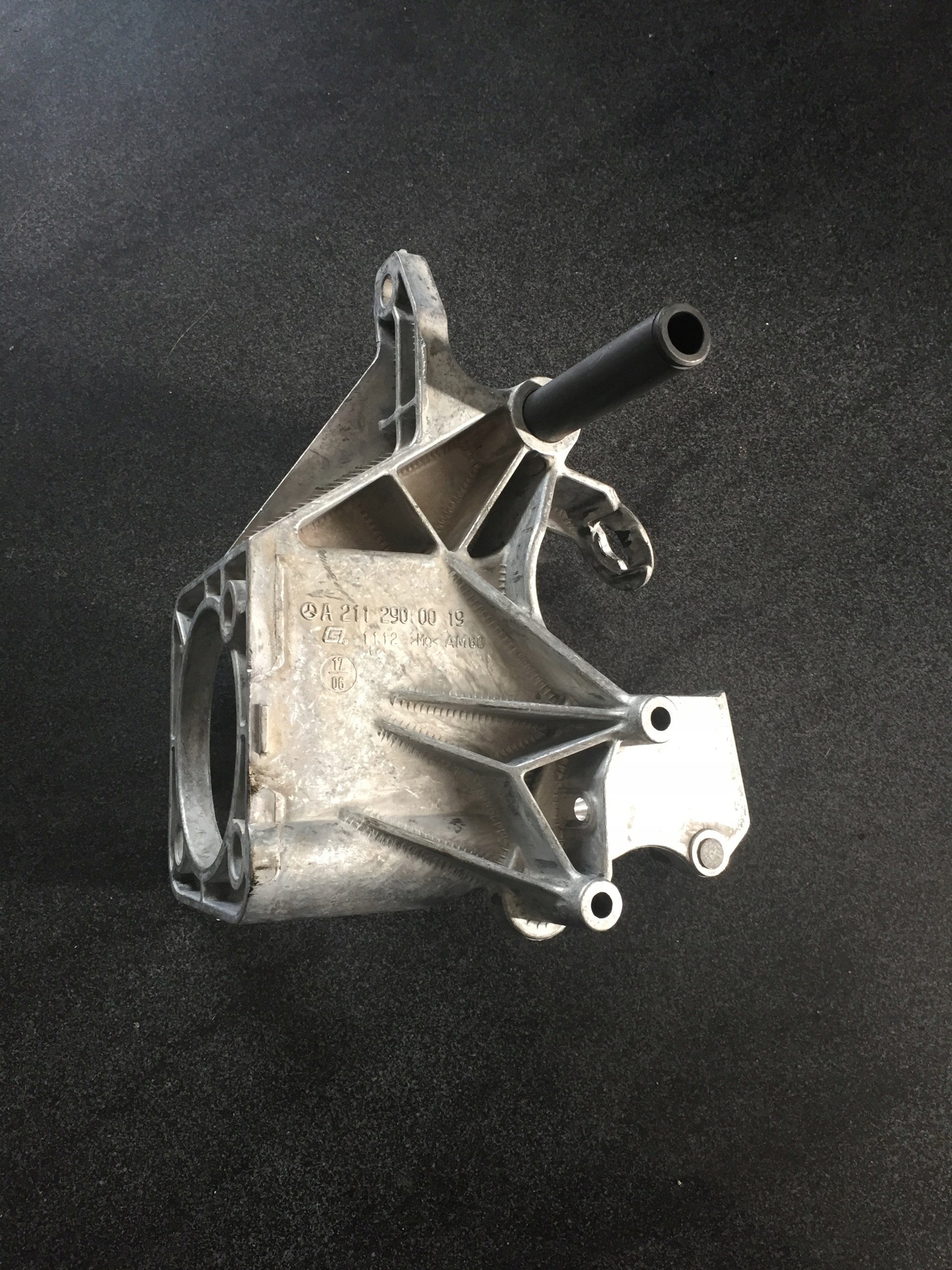 MOCOWANIE PEDAŁÓW MERCEDES W211 A2112900019 - 7608569751 - oficjalne ...