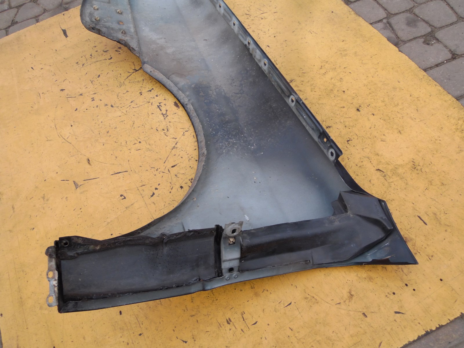 BŁotnik Prawy PrzÓd Audi 80 B4 Lz5u Do Poprawek 7153359314