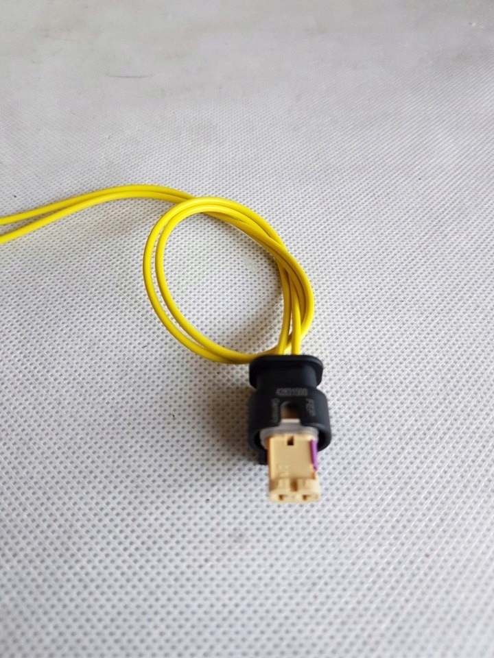 KOSTKA ELEKTRYCZNA WTYCZKA NOWA VW AUDI 07P973702A - 7442787198 ...