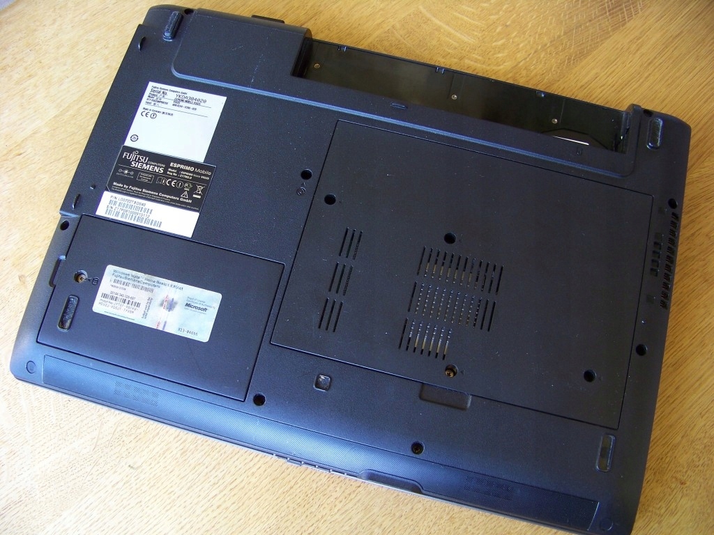 Fujitsu-Siemens Esprimo V5535 2GB RAM / 2x 2GHz - 7570215193 ...