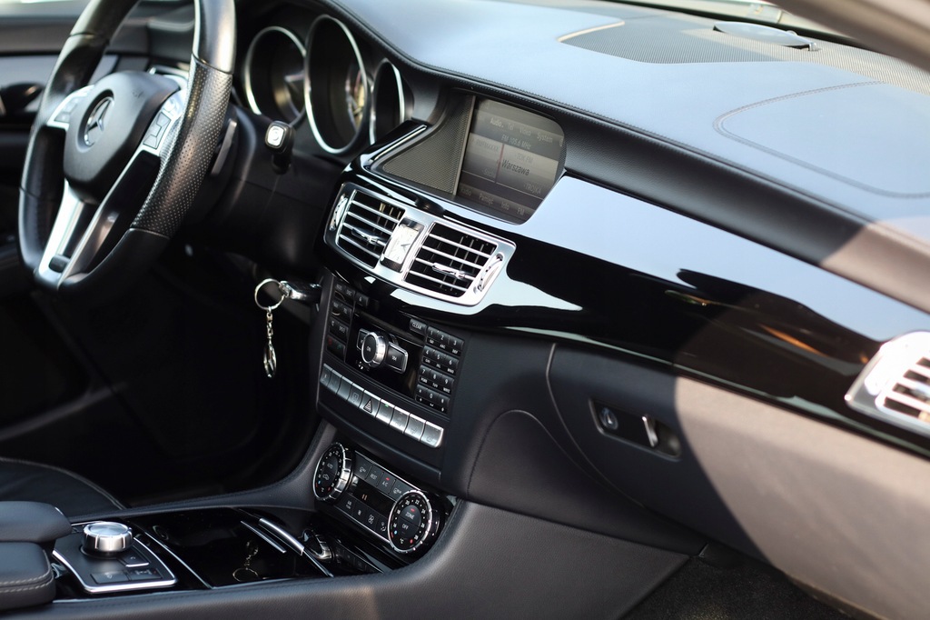 Mercedes-Benz CLS 500 W218 4Matic,Pakiet AMG,522KM - 7592118721 ...