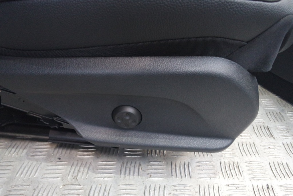 FOTELE KANAPA TAPICERKA MERCEDES E W213 KOMBI M79 - 7195314010 ...