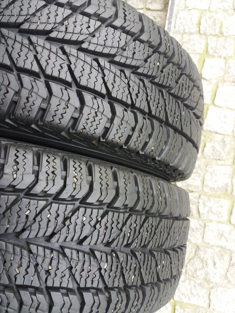 OPONY ZIMOWE 195/70R15C UNIROYAL 195/70/15 C 10mm - 7610369544 - oficjalne archiwum Allegro
