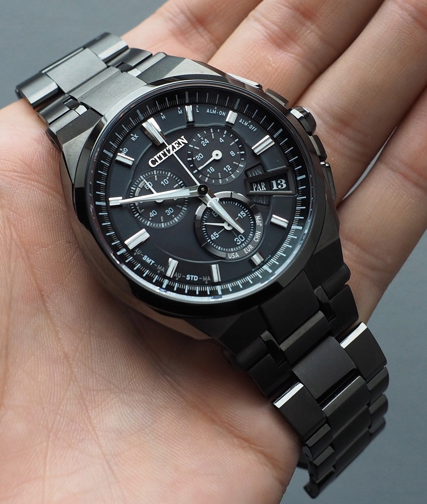 Chronographs with depth/layers in dial | WatchUSeek Watch Forums