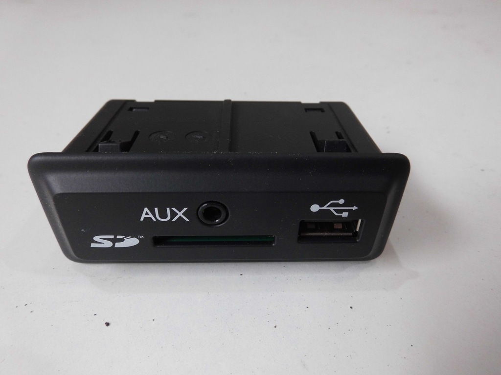 RENAULT LAGUNA III GNIAZDO USB CZYTNIK KARTY SD - 7297305175 ...