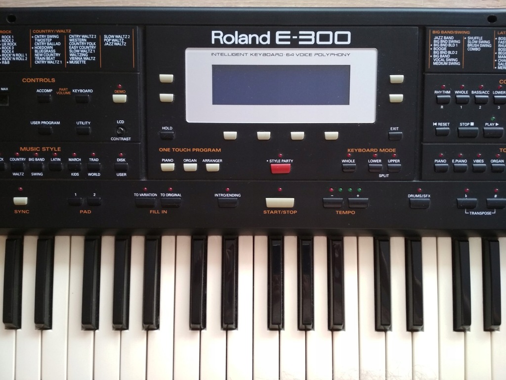 Roland E-300 - 7490847880 - oficjalne archiwum Allegro