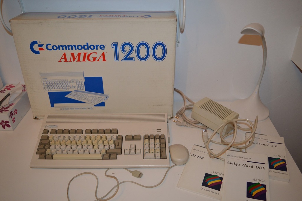 Commodore Amiga 1200 HD/40 box - 7088853739 - oficjalne archiwum Allegro