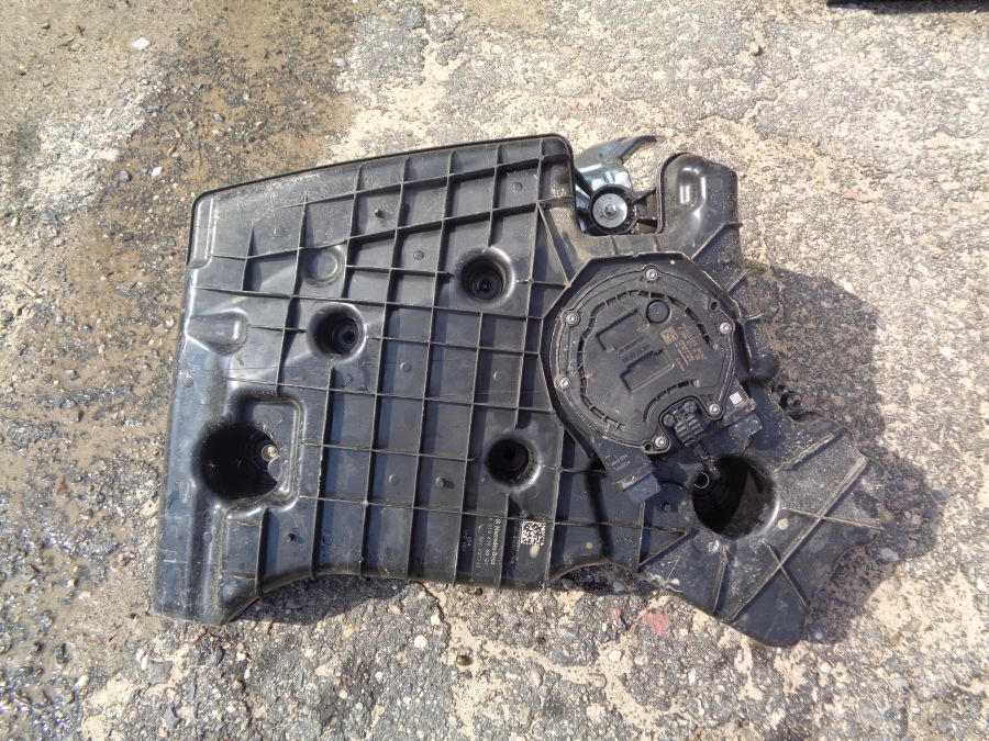 Mercedes W213 Zbiornik Adblue A2134706001 - 7015196467 - oficjalne ...